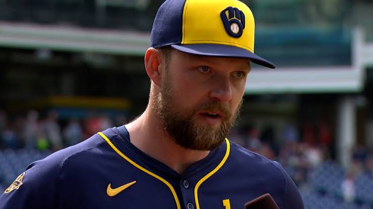 DEAL Report: Milwaukee Brewers Baseball Rhys Hoskins Accepts $320 ...