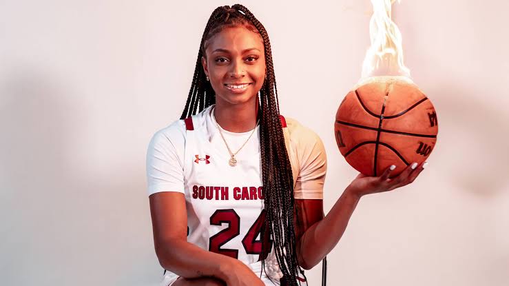 𝐁𝐑𝐄𝐀𝐊𝐈𝐍𝐆: Ta'Niya Latson on the verge of joining south Carolina ...
