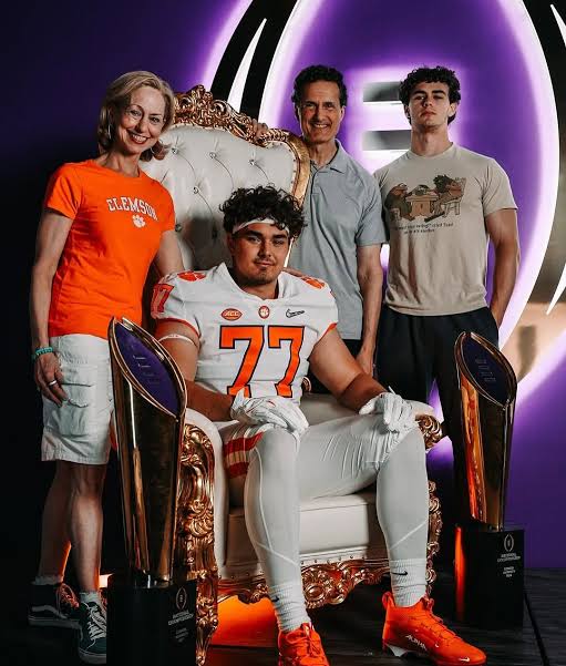 BREAKING: Four-Star OL Leo Delaney Becomes Highest-Rated Commit in ...